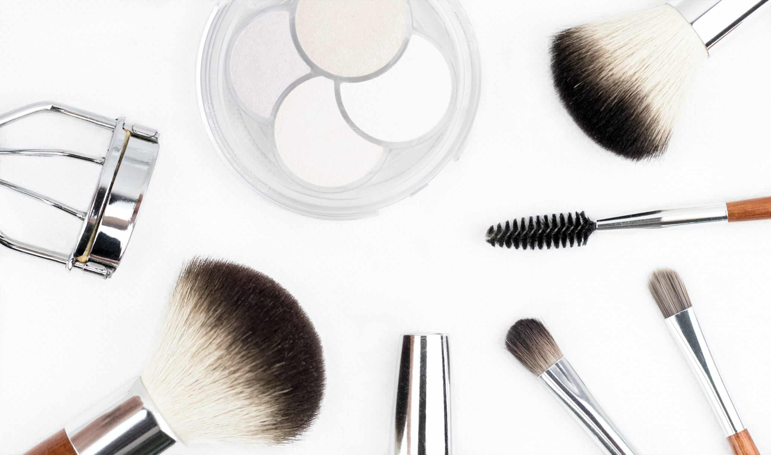 The 21 Best White Eyeshadow Makeup Products For You - The Makeup Refinery